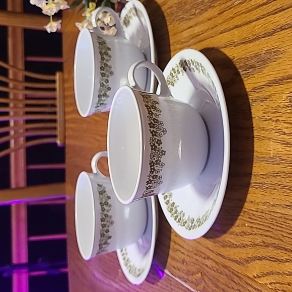 Corelle | Dining | Corelle Spring Blossom Crazy Daisy Green Cups ...